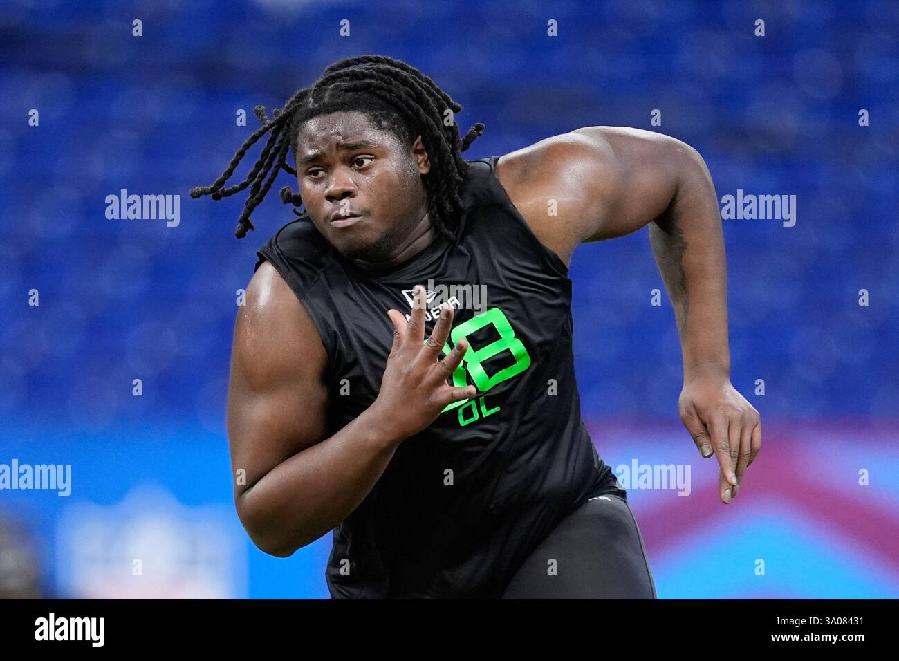 South Carolina offensive lineman Torricelli Simpkins III runs a drill ...