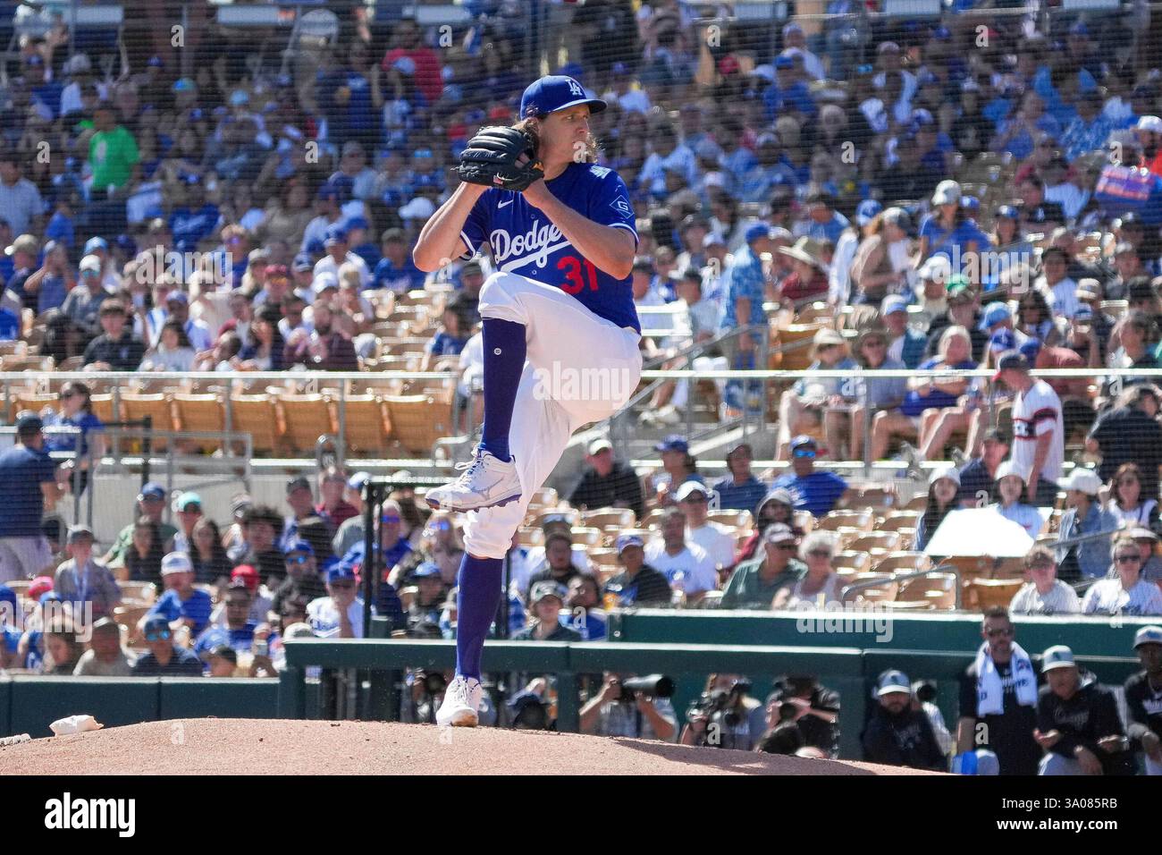 Los Angeles Dodgers pitcher Tyler Glasnow (31) throws during the first ...