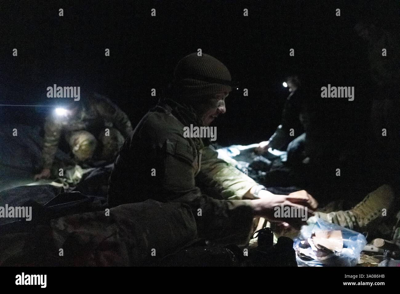 Soldiers from 1st Battalion 327th Infantry Regiment, 1st Mobile Brigade ...