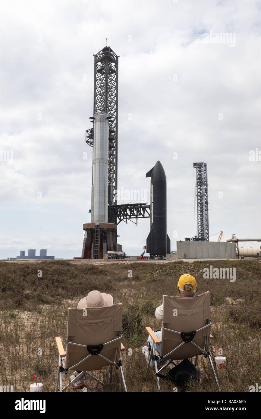 One day before flight Starship 34 and booster 15 were at the orbital launch mount but not ...