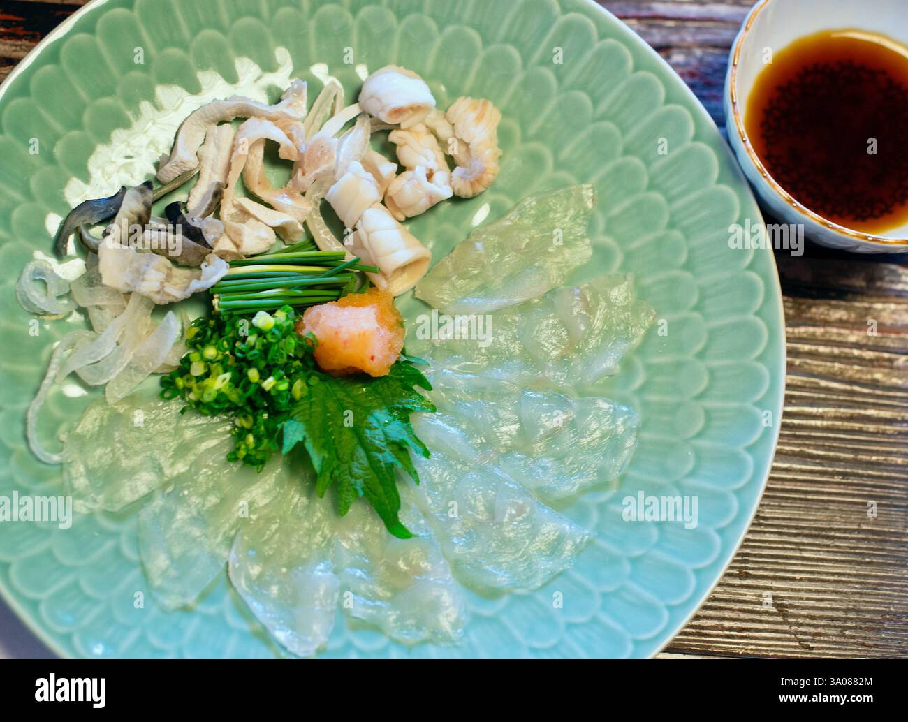 Photo shows Fugu blowfish sashimi served at Kirakuan in Usuki, Oita ...