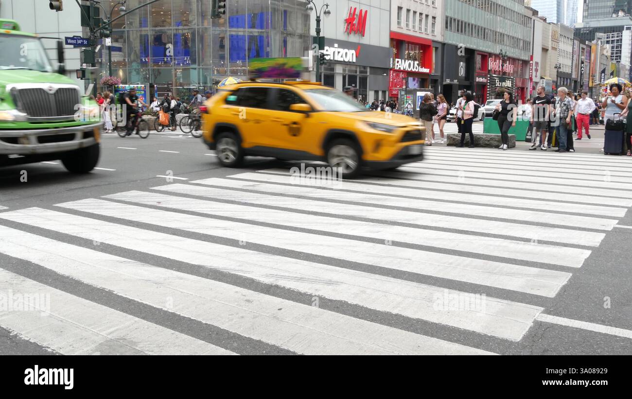 The target manhattan herald square store hi-res stock photography and ...