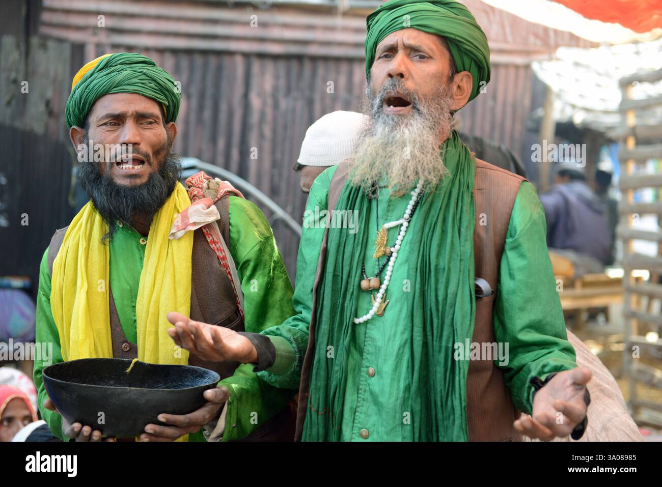 Sufi malangs singing qawwali songs during the annual 'Urs (death ...