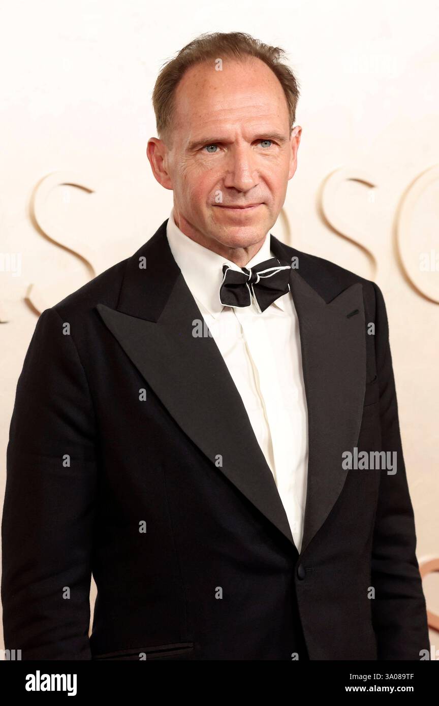 Ralph Fiennes bei der Oscar Verleihung 2025 / 97th Annual Academy Awards im Dolby Theatre. Los ...
