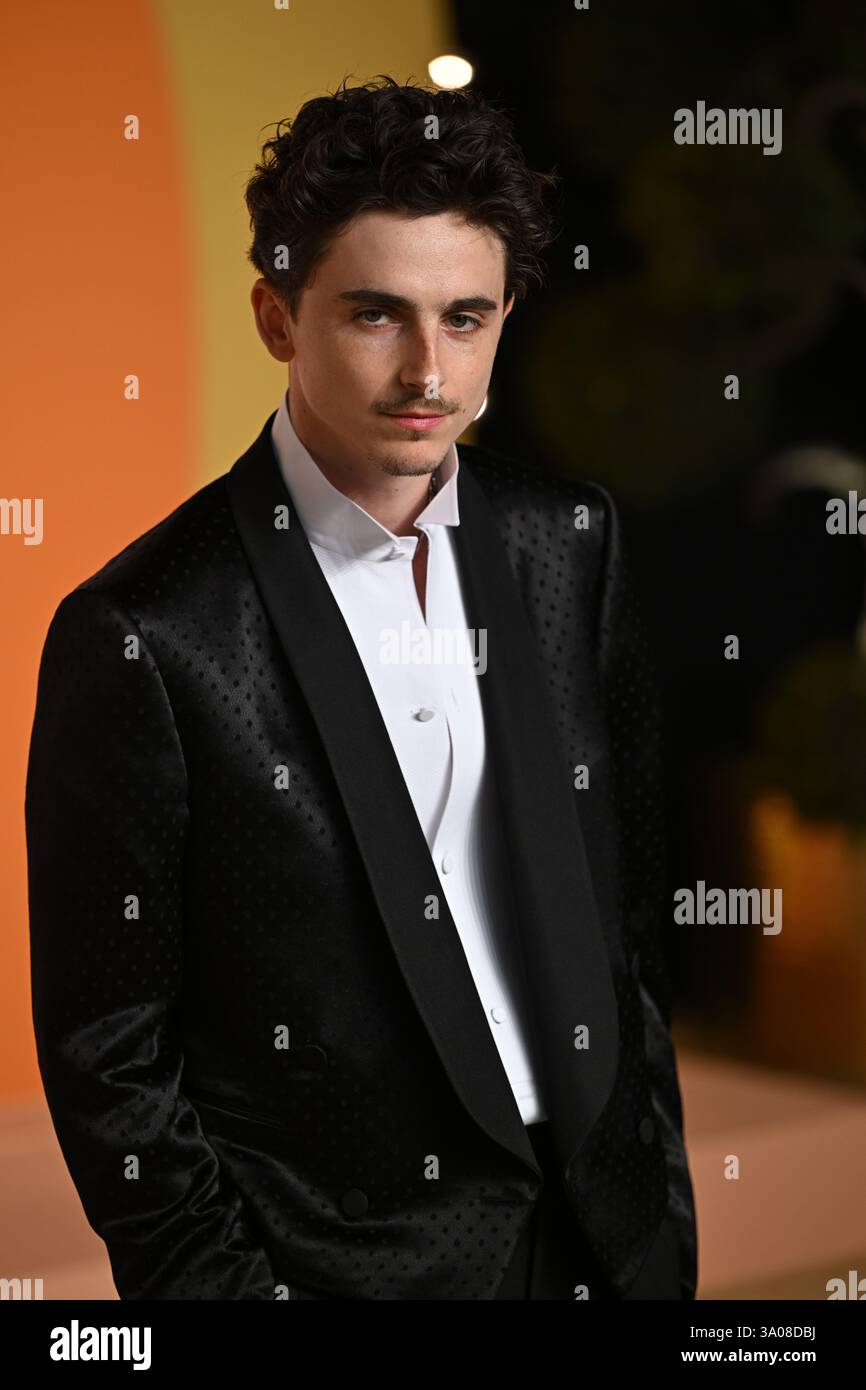 Timothee chalamet oscar 2025 hi-res stock photography and images - Alamy
