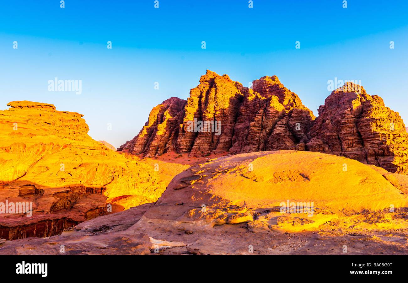 Amazing Rock Formation and Color in Wadi Rum Stock Photo - Alamy