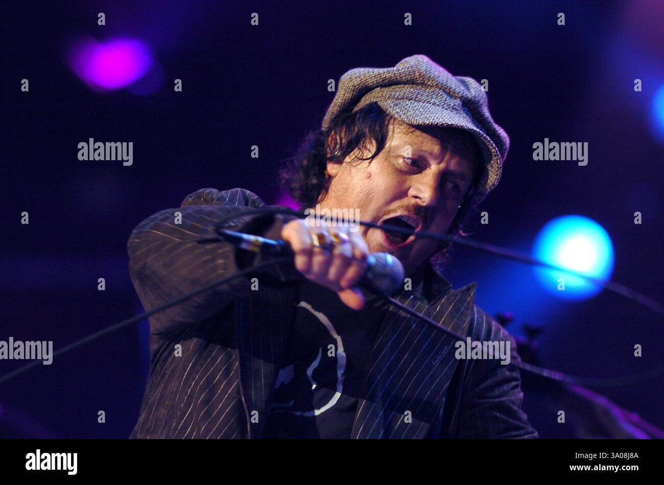 Zucchero fornaciari royal albert hall 2004 hi-res stock photography and ...