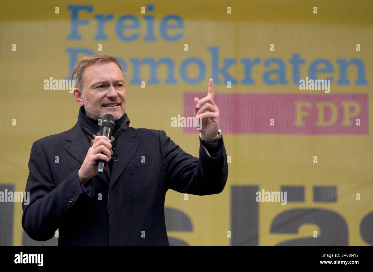 Wahlkampfkundgebung der FDP in Duesseldorf am 20.02.2025 : Christian ...