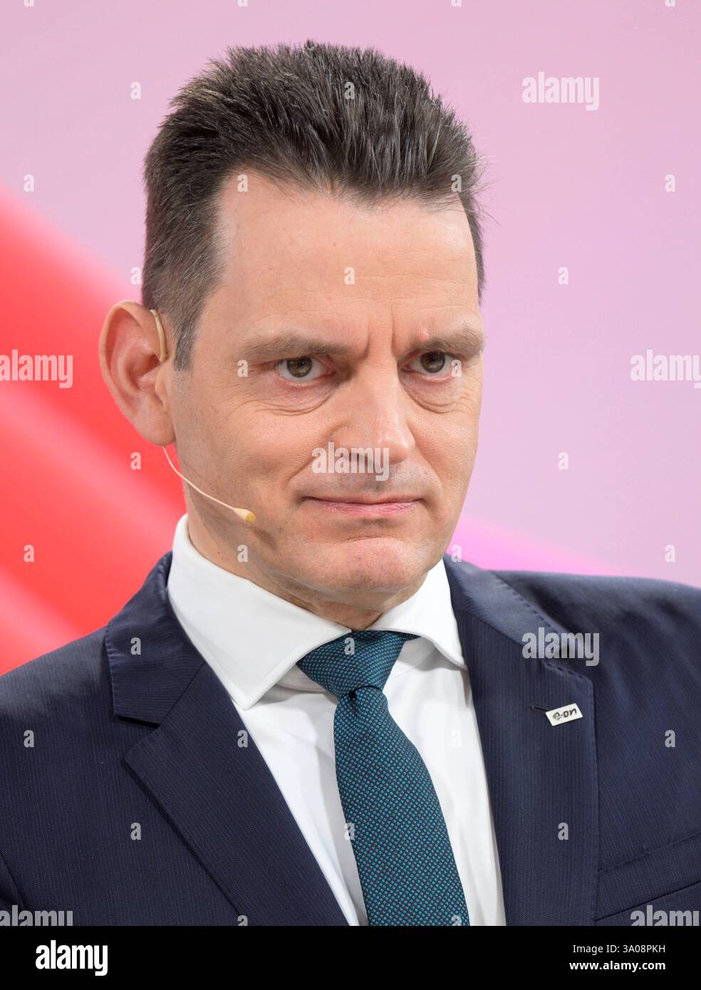 Bilanzpressekonferenz der E.ON SE am 26.02.2025 : Leonhard BIRNBAUM ...