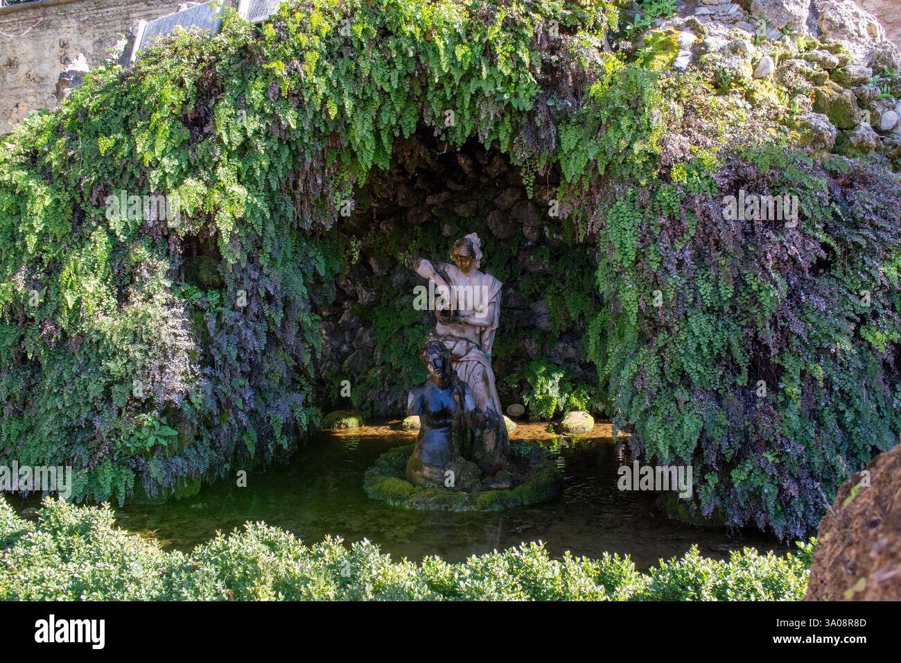 Fountain of the Nymph of the Grotto in the gardens of Carmen de los ...
