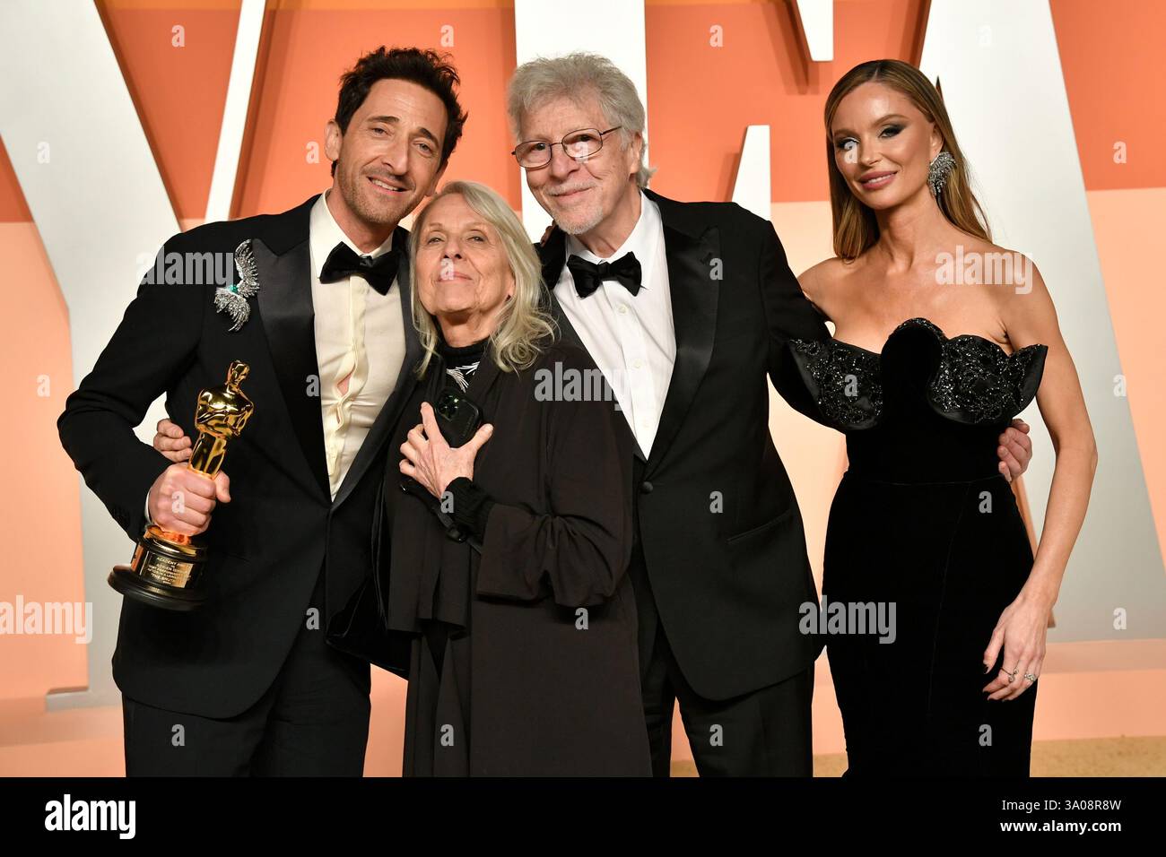 Adrien Brody, from left, Sylvia Plachy, Elliot Brody, and Georgina ...