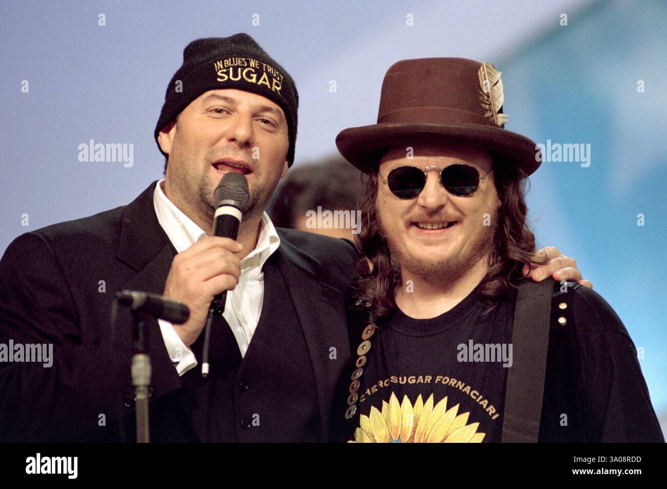 Zucchero fornaciari and gerry scotti hi-res stock photography and ...
