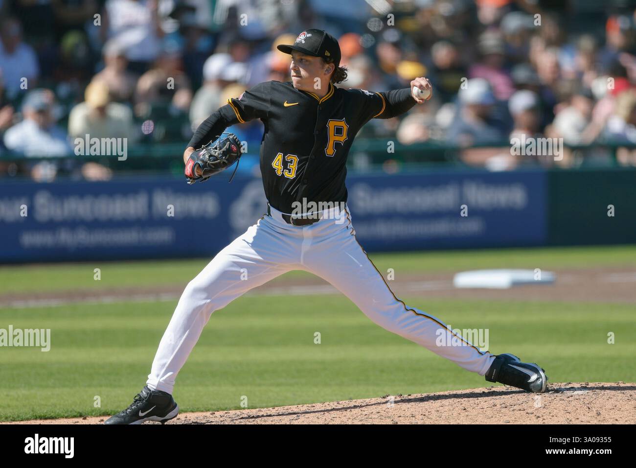 Bradenton, FL: Pittsburgh Pirates pitcher Ryan Borucki (43) delivers a ...