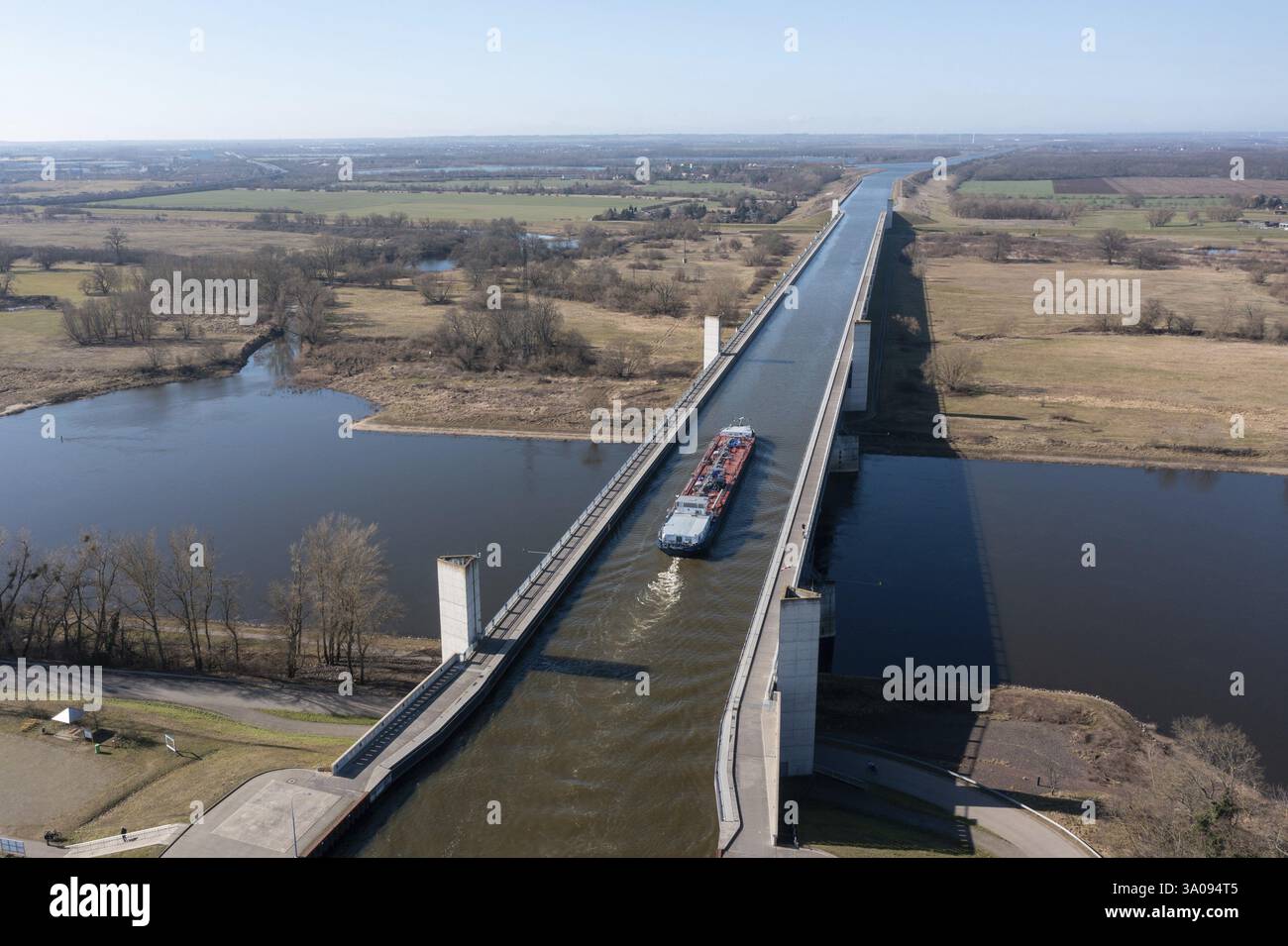 Barge at Magdeburg waterway junction, Mittelland Canal crosses Elbe in ...