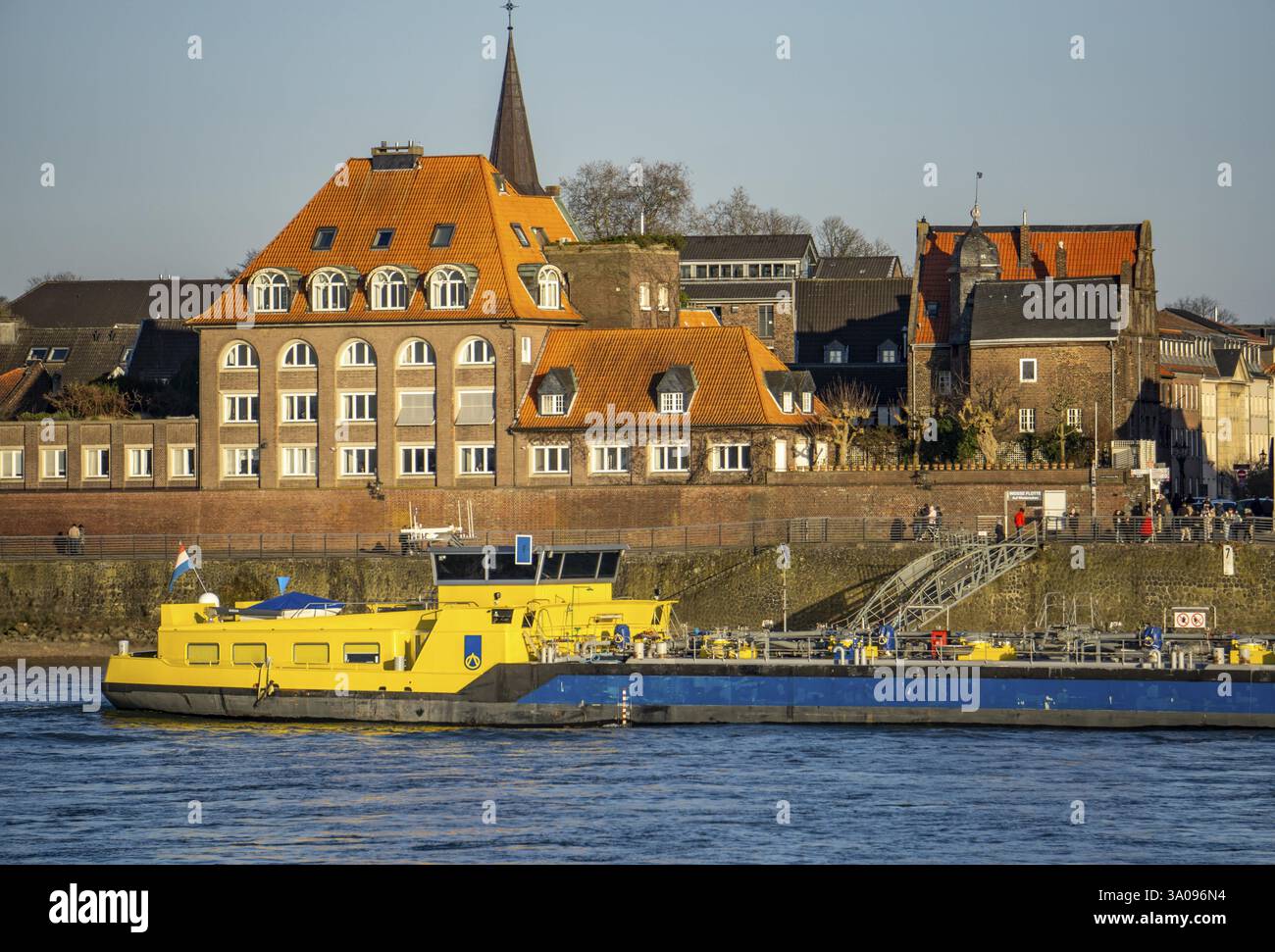Tanker, cargo ship on the Rhine near Duesseldorf-Kaiserswerth ...