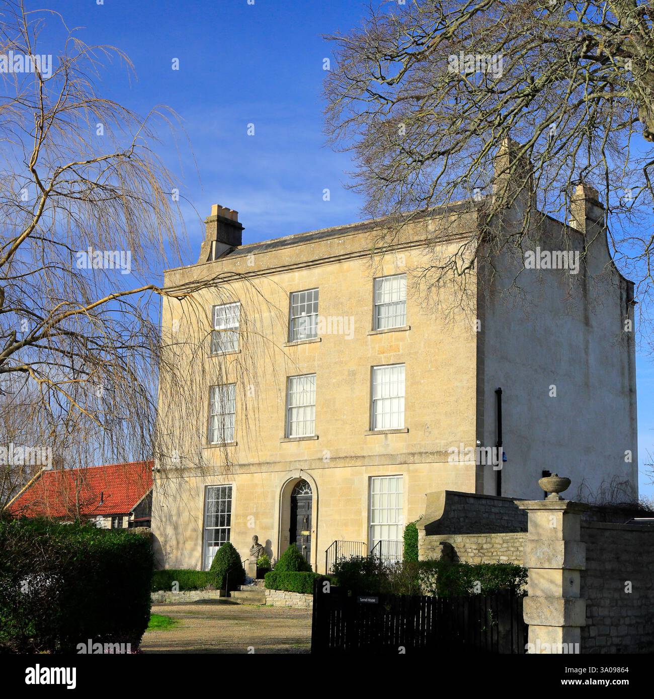 Tunnel House against blue sky at Junction of High Street and Norman ...