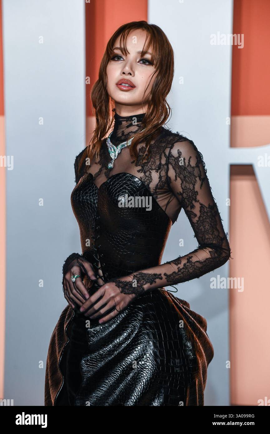 Lisa, Lalisa Manoban, walking on the red carpet at the 2025 Vanity Fair ...