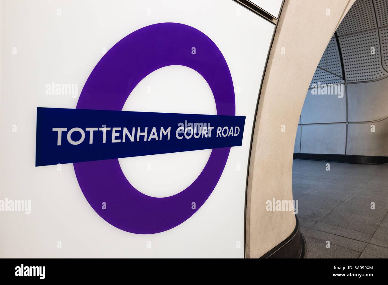 Tottenham court road tube stop hi-res stock photography and images - Alamy