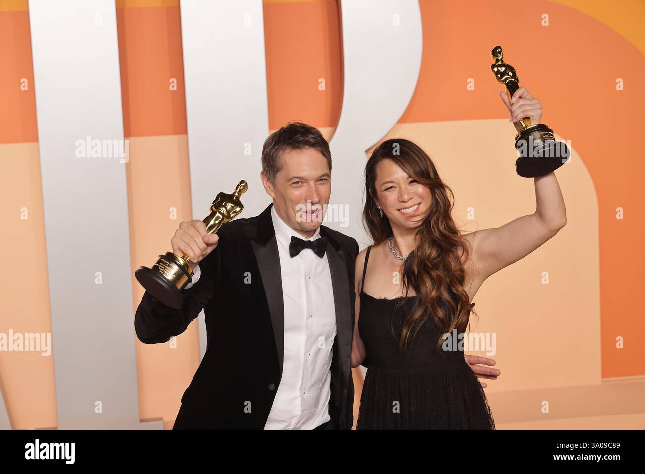 Beverly Hills, USA. 03rd Mar, 2025. Sean Baker and Samantha Quan, winners of the Best Picture ...