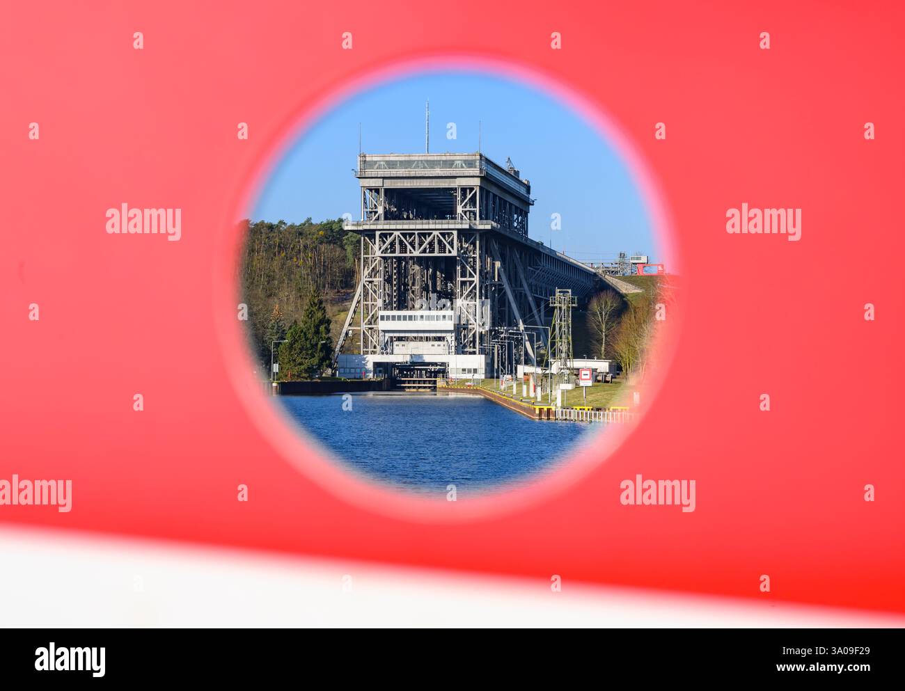 View impressive boat lift hi-res stock photography and images - Alamy