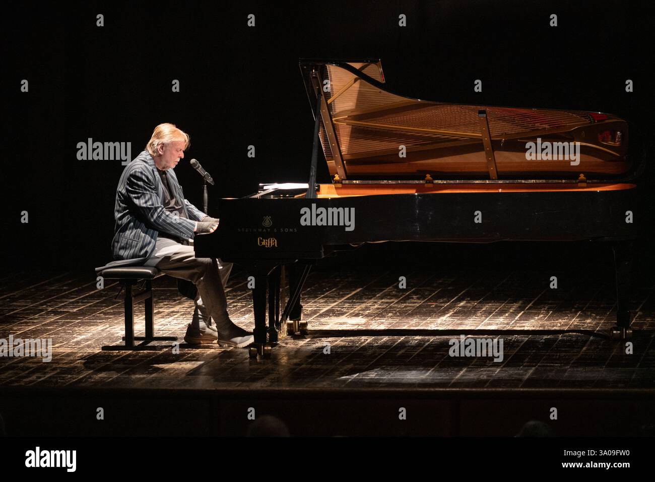 February 28, 2025: Yes' keyboard player Rick Wakeman plays a concert in ...