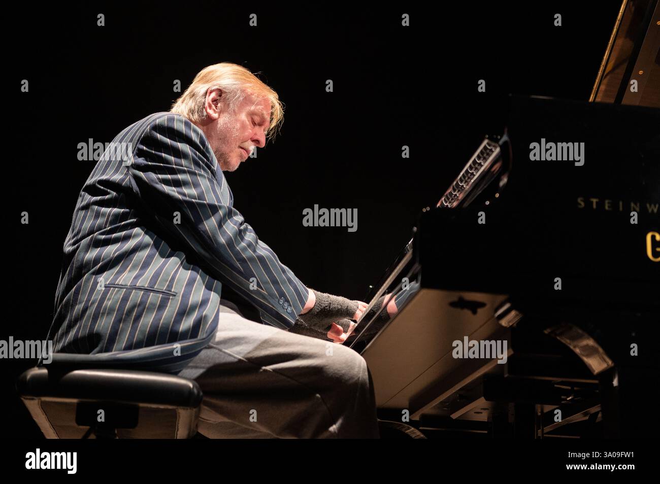 February 28, 2025: Yes' keyboard player Rick Wakeman plays a concert in ...