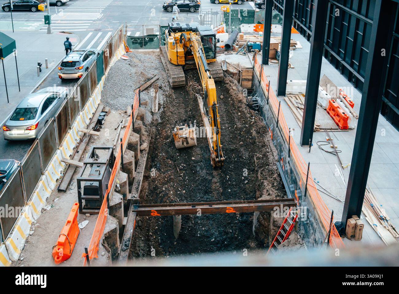 Ongoing digging operation hi-res stock photography and images - Alamy