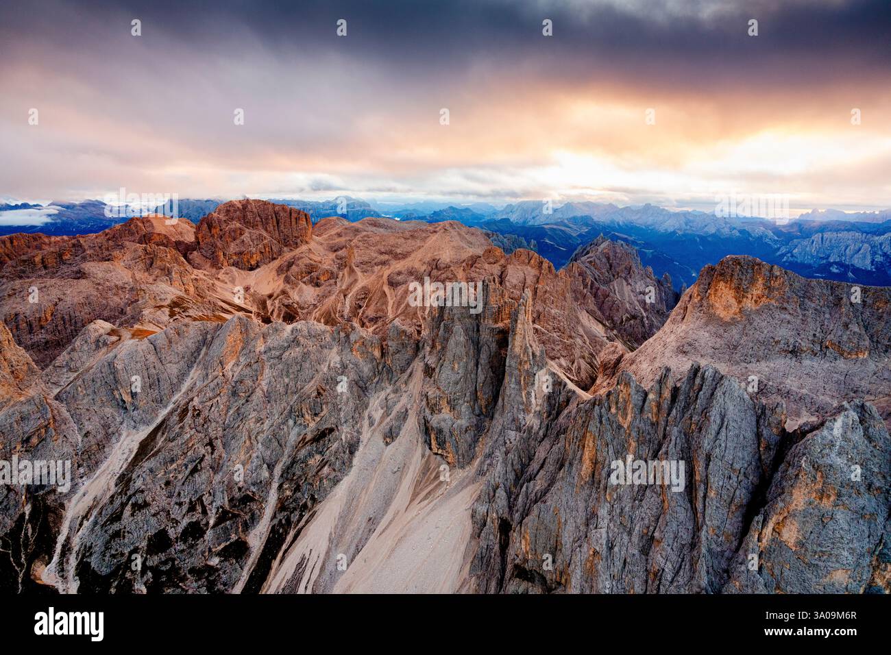 Vajolet towers rosengarten catinaccio hi-res stock photography and ...