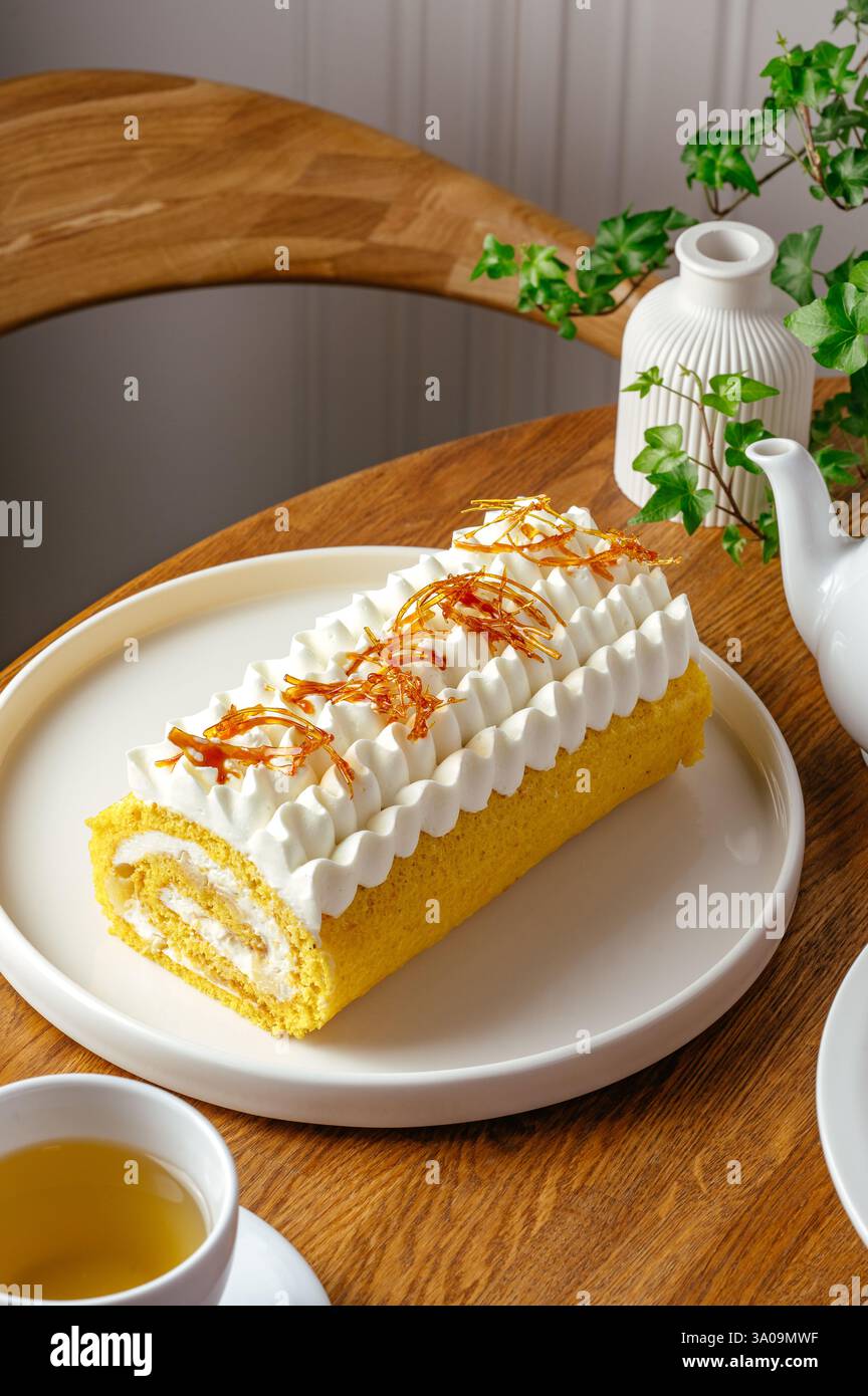 Meringue roll cake mascarpone hi-res stock photography and images - Alamy