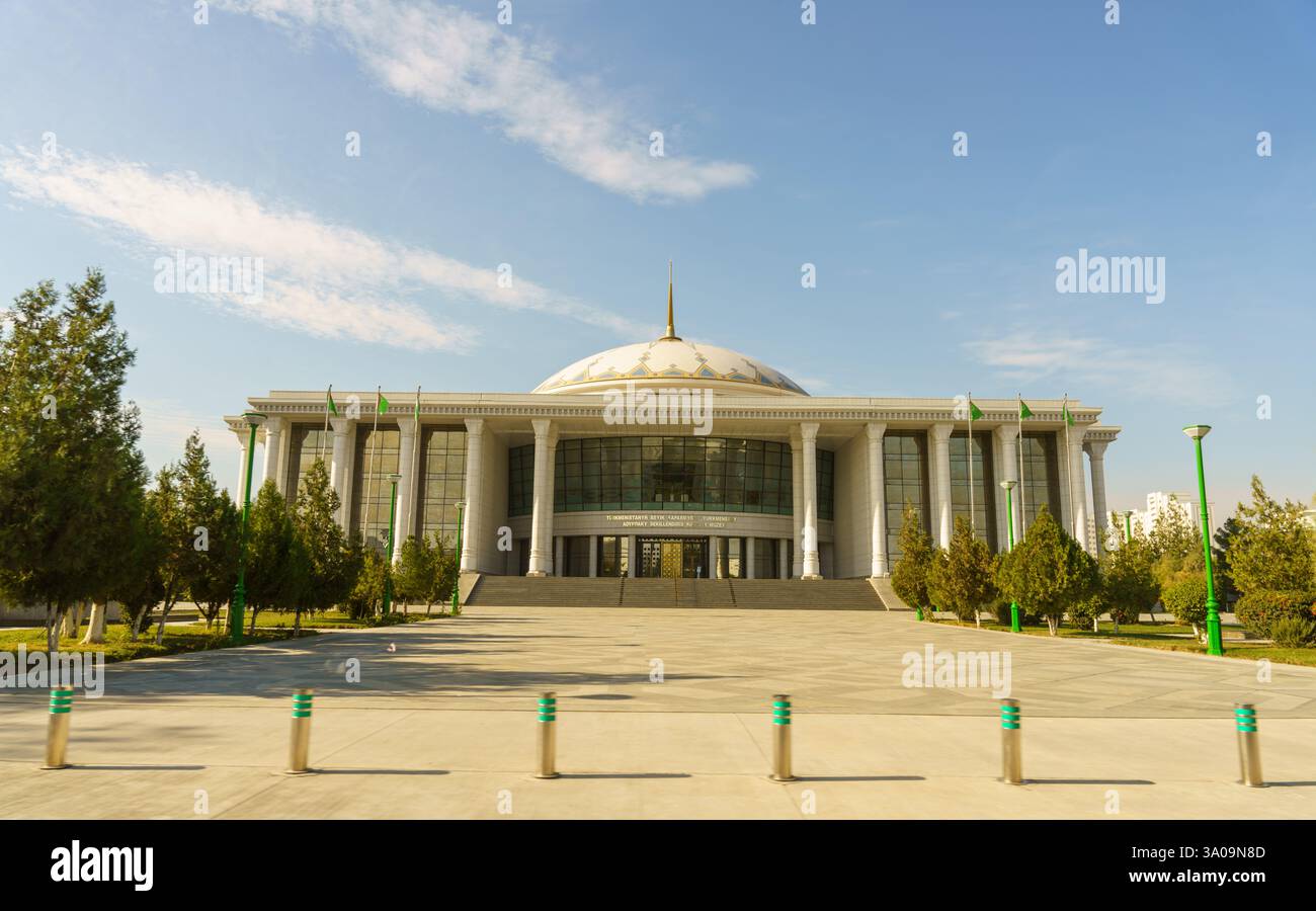 Building large dome on hi-res stock photography and images - Alamy