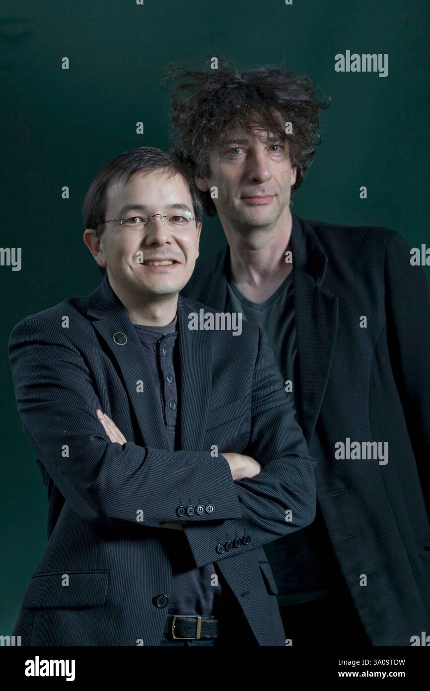 Australian illustrator and Oscar-winning film-maker Shaun Tan (left ...