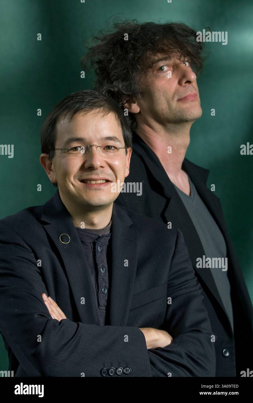 Australian illustrator and Oscar-winning film-maker Shaun Tan (left ...