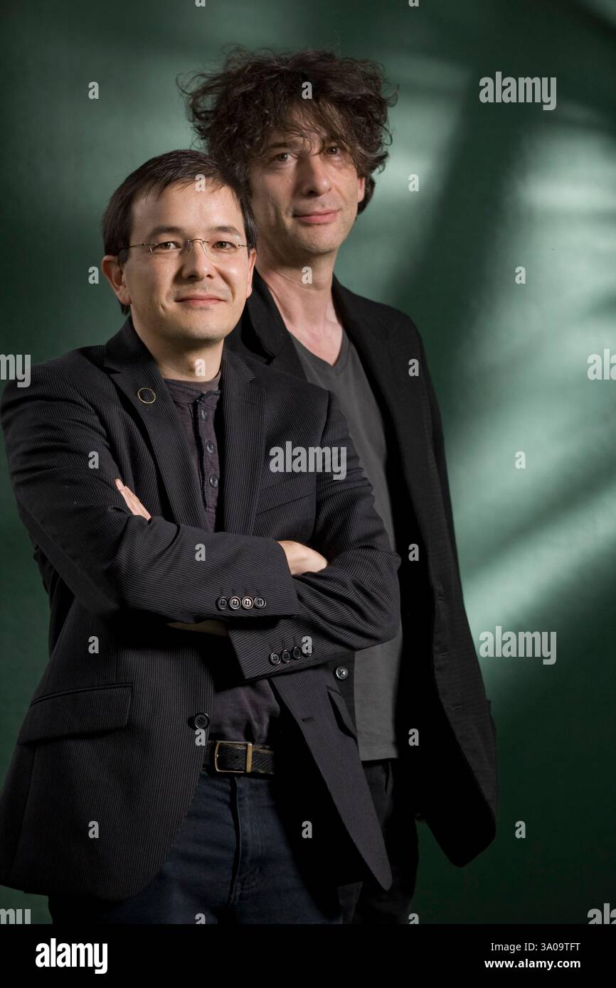 Australian illustrator and Oscar-winning film-maker Shaun Tan (left ...