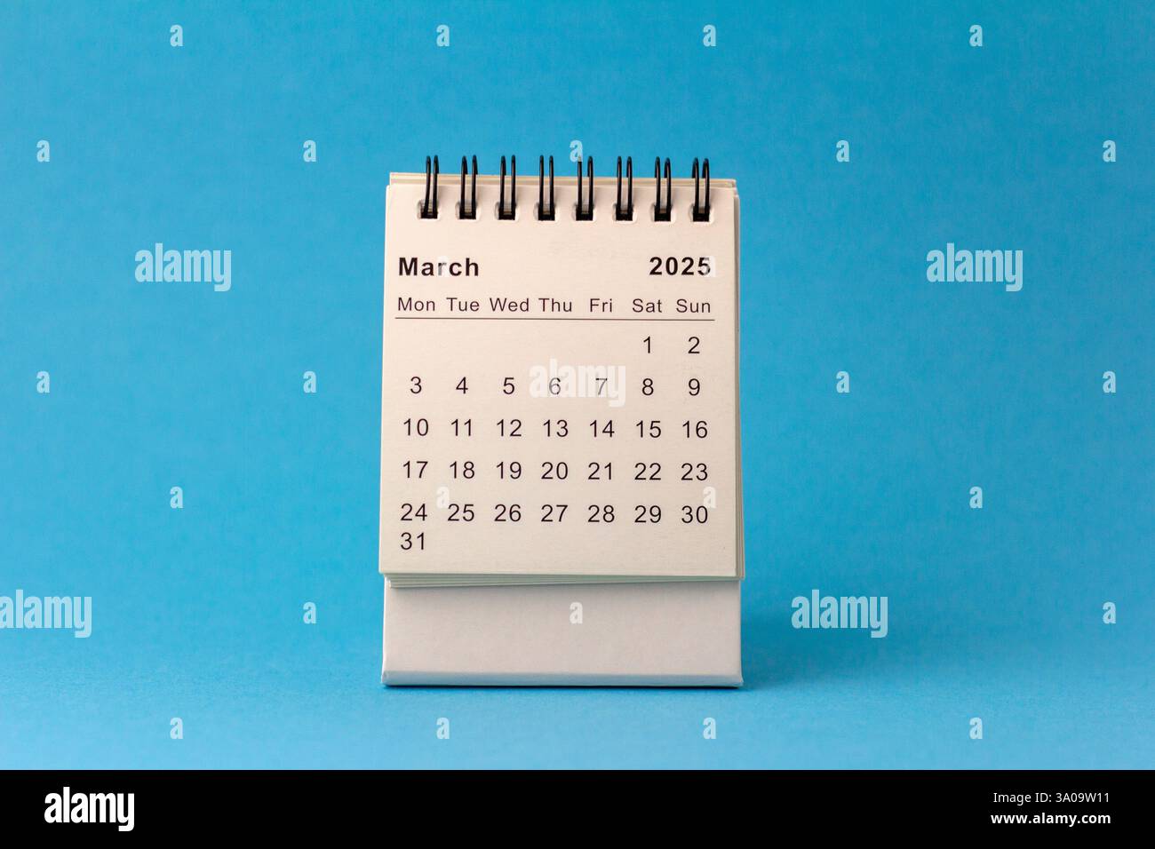 March 2025 calendar page hi-res stock photography and images - Alamy