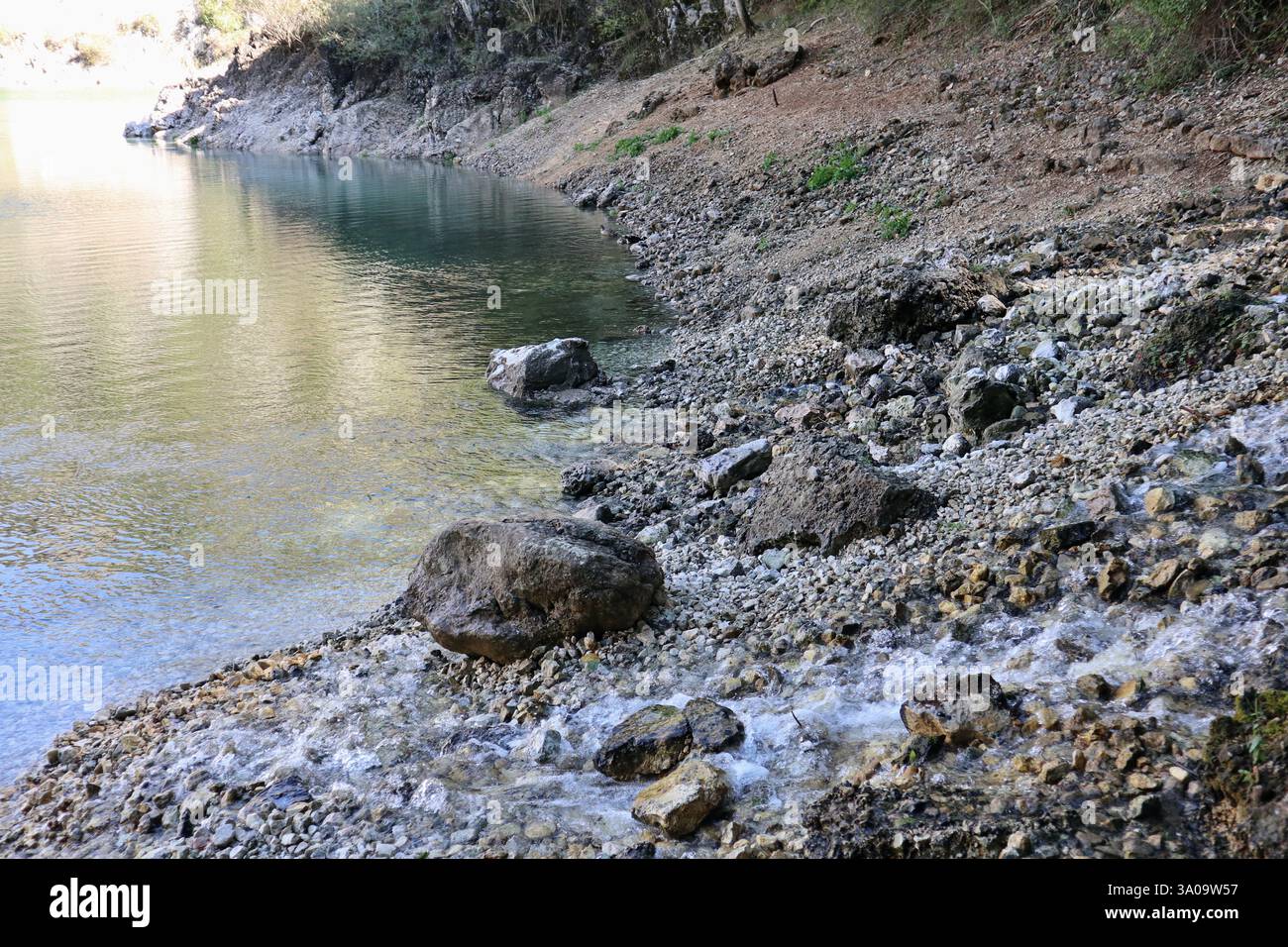 Lago sorgente hi-res stock photography and images - Alamy