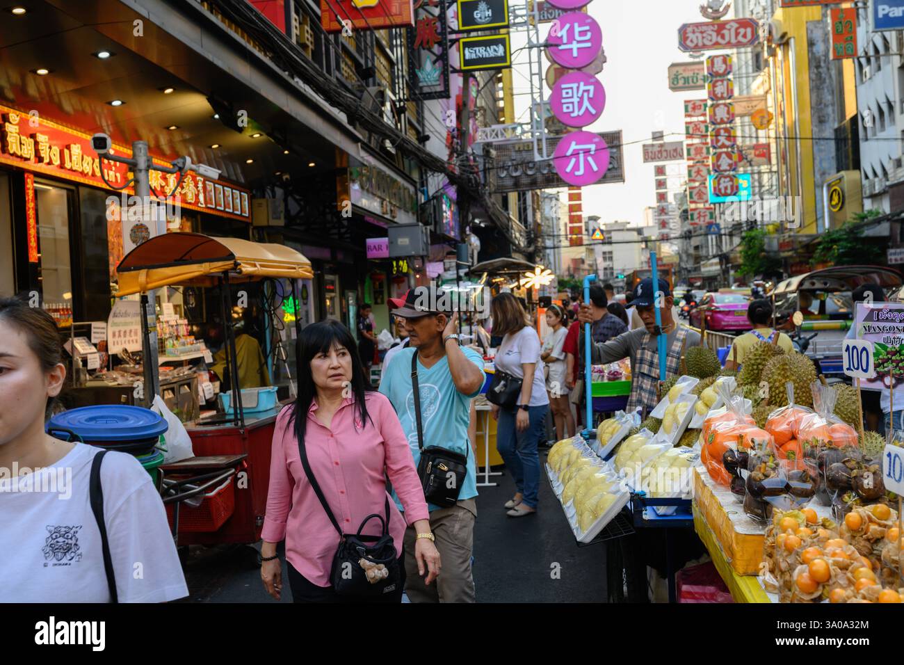 Bangkok, Thailand. February 18th 2025. Busy evening crowds along Yaowarat Road, Chinatown ...