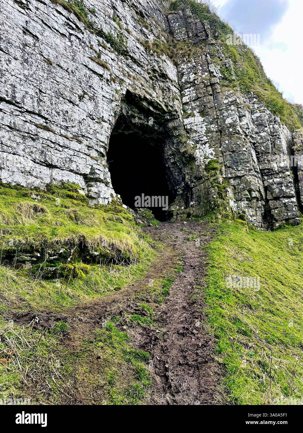 Sligo keash cave hi-res stock photography and images - Alamy