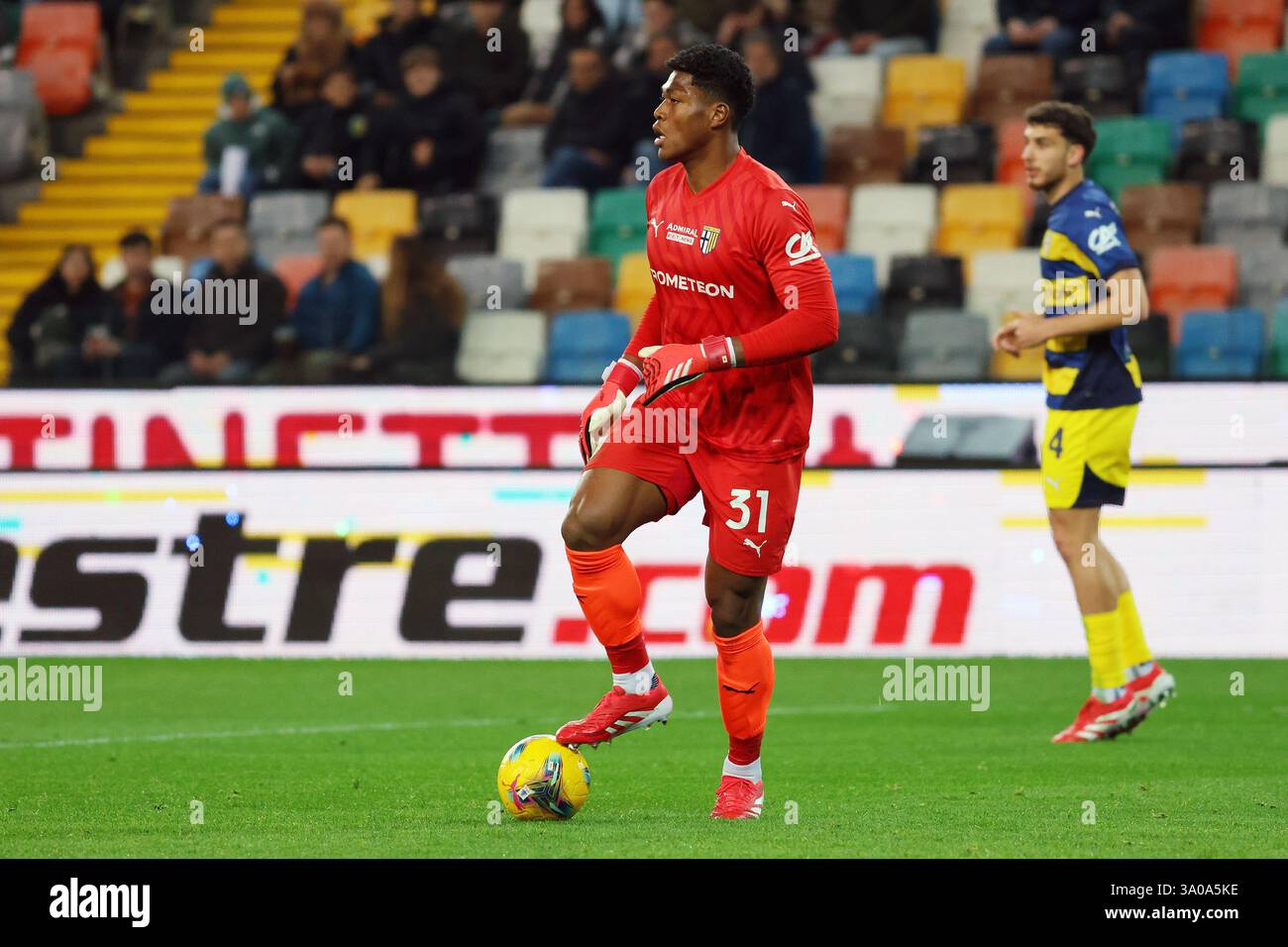 Udine, Italia. 01st Mar, 2025. Parma's goalkeeper Zion Suzuki during ...