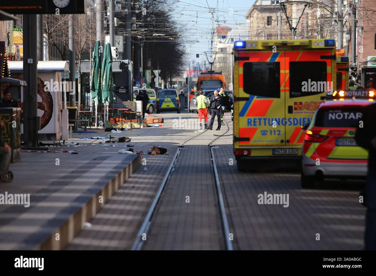 Mannheim, Germany. 03rd Mar, 2025. Emergency services and police stand ...