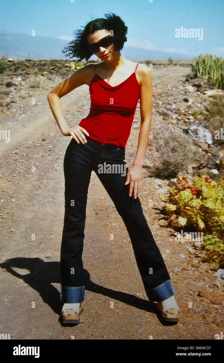 RECORD DATE NOT STATED. Analoge Mode- und Fashion-Fotografie, 1990er ...