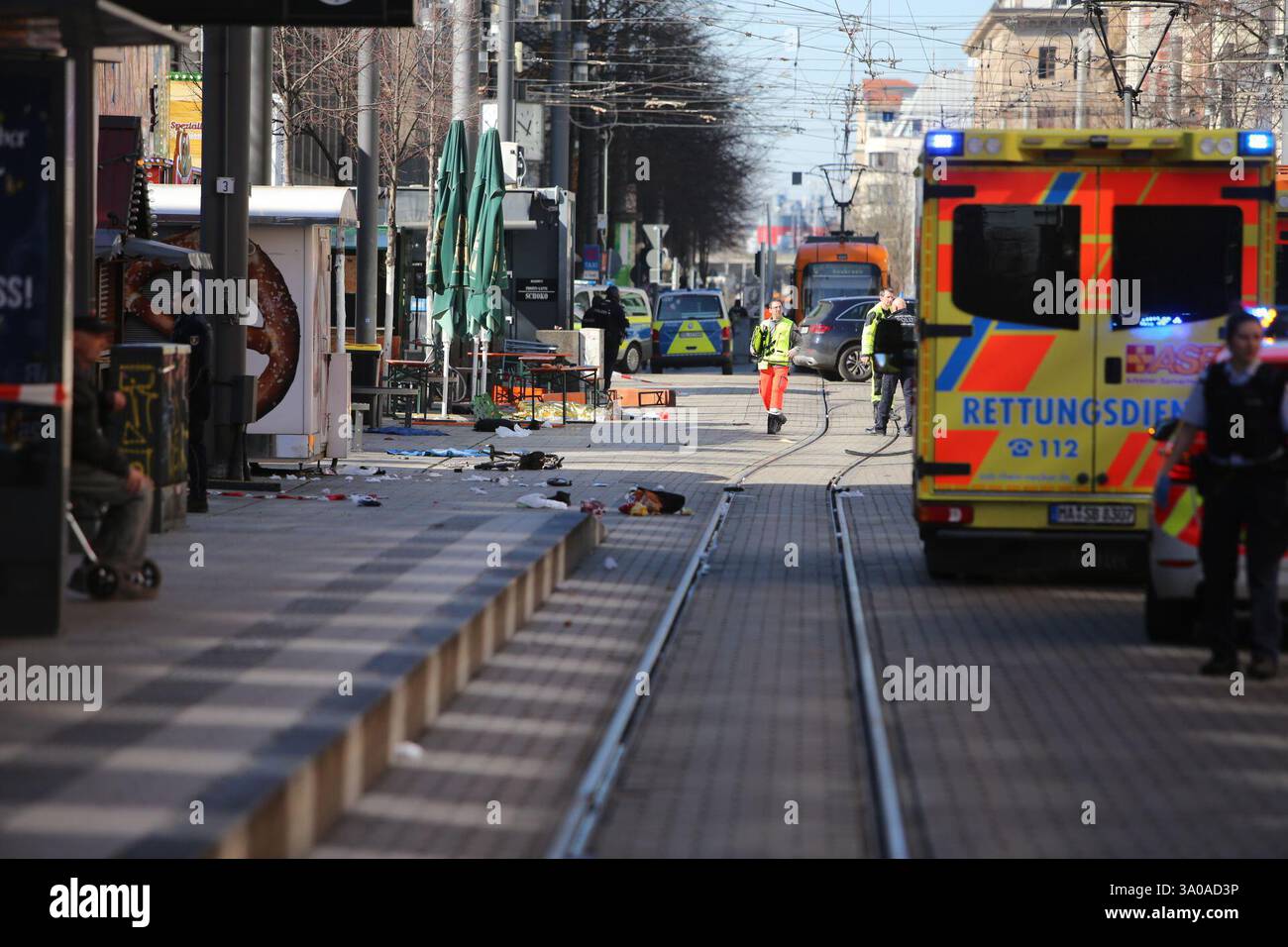 Mannheim, Germany. 03rd Mar, 2025. Emergency services and police stand ...