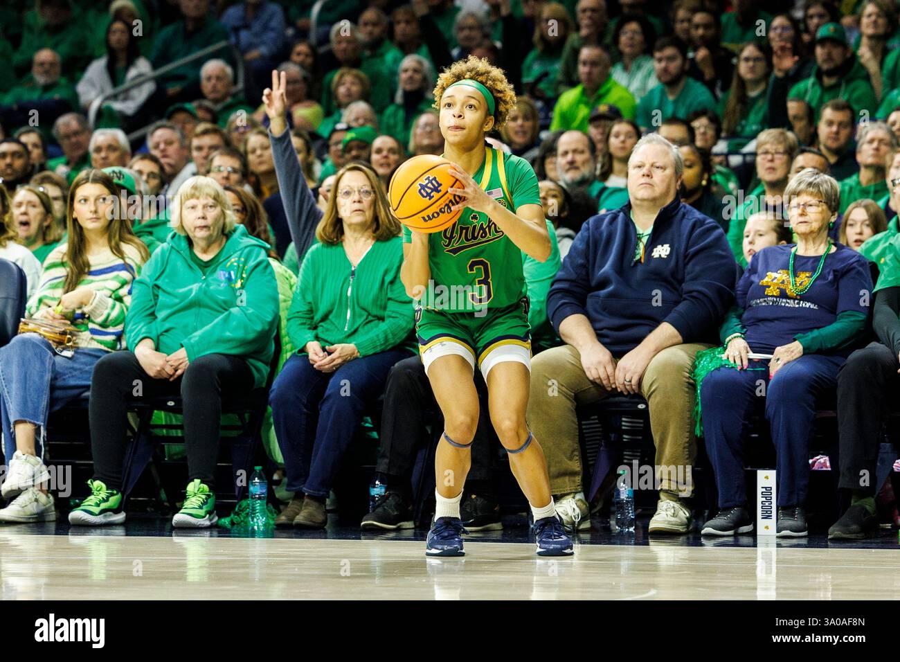 Notre Dame guard Hannah Hidalgo (3) shoots during the first half of an ...