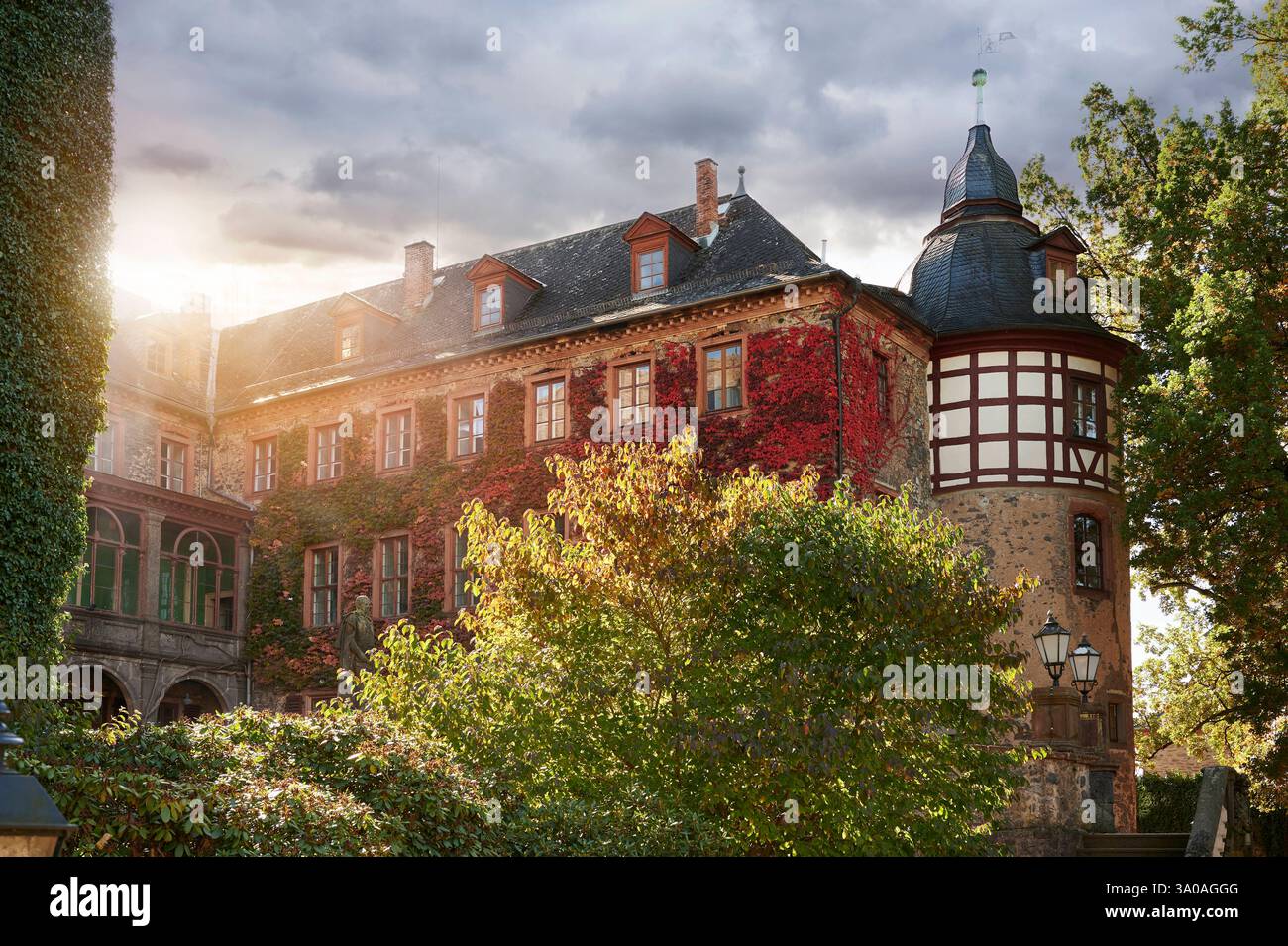 Sehenswürdigkeit, Schloss und Park Laubach, Nordansicht, Herbstwetter ...