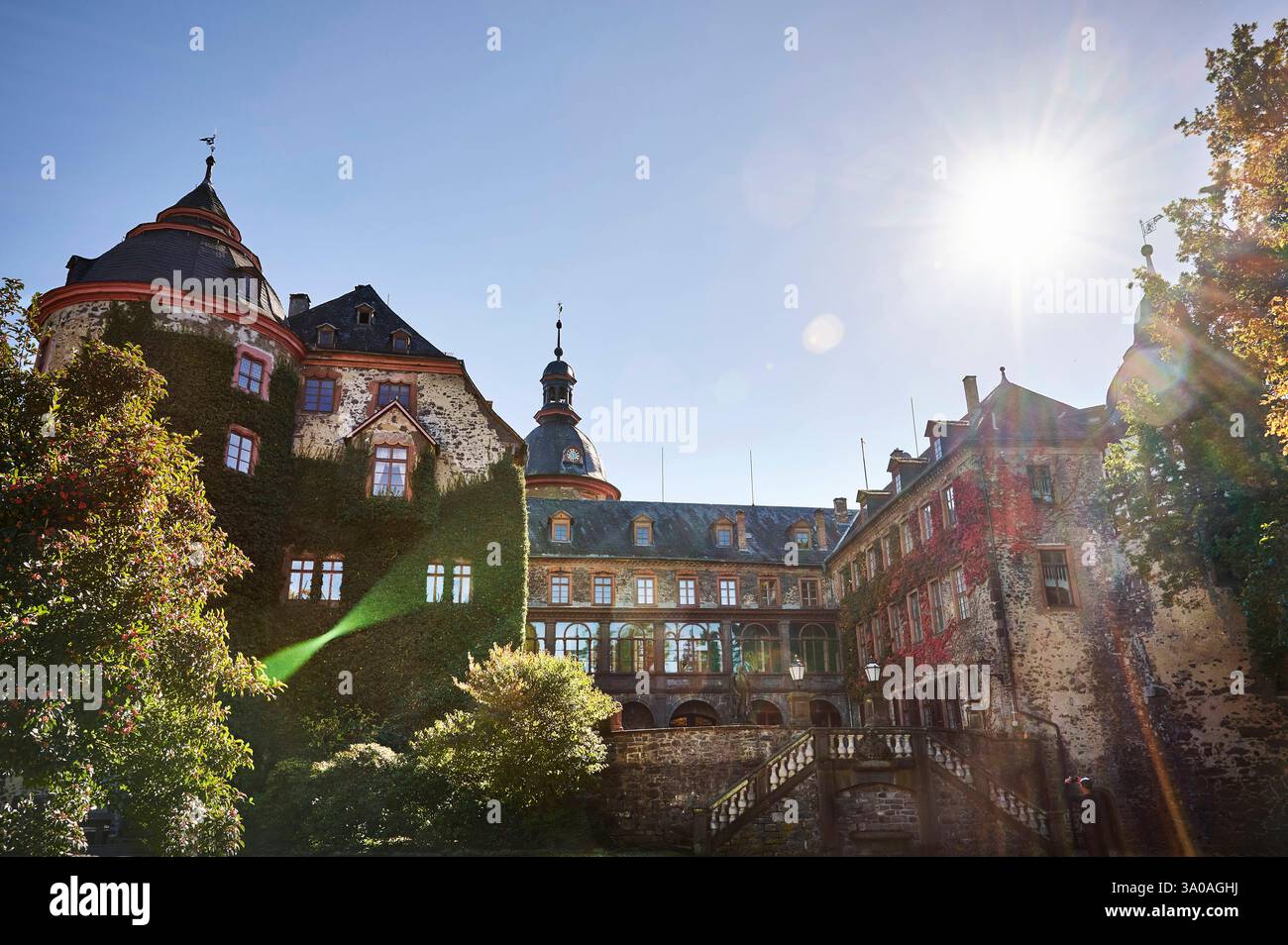 Sehenswürdigkeit, Schloss und Park Laubach, Nordansicht bei sonnigem ...