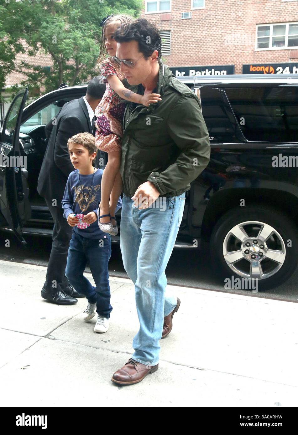 Matthew McConaughey and his kids Levi Alves McConaughey and Vida Alves ...
