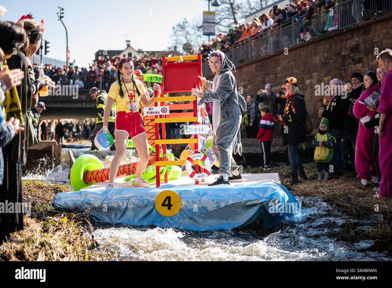 03 March 2025, Baden-Württemberg, Schramberg: Emma Mettmann and Mona ...
