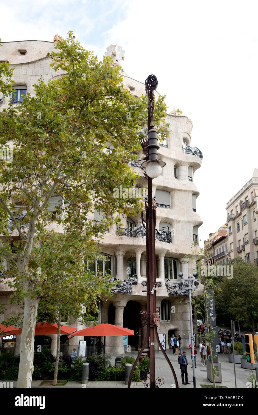 Barcelona,Catalonia,Spain,Architecture,Buildings,Gaudi Buildings,Street ...