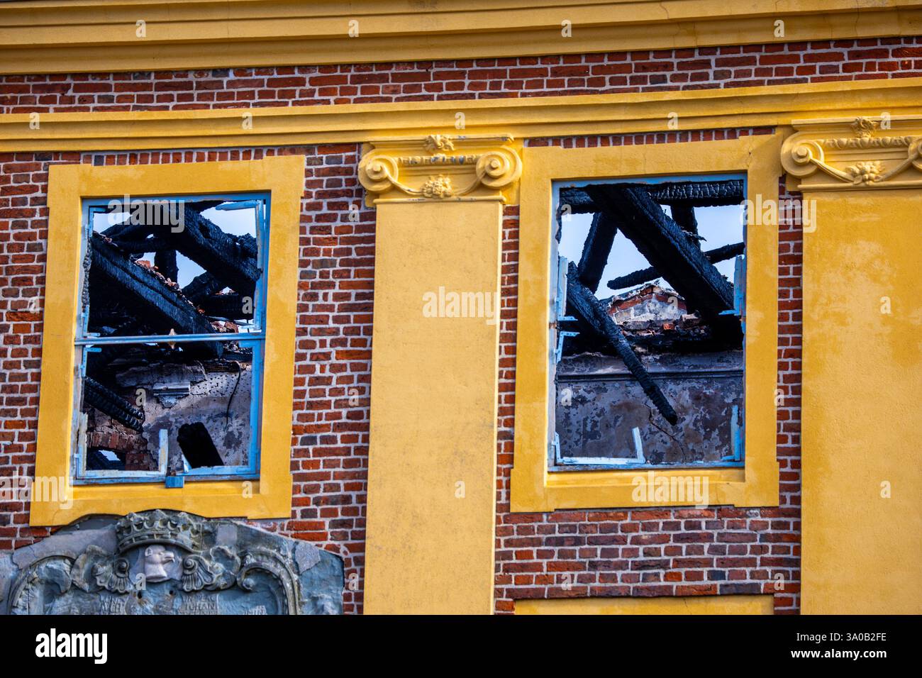 Dassow, Germany. 03rd Mar, 2025. Behind the destroyed windows you can ...