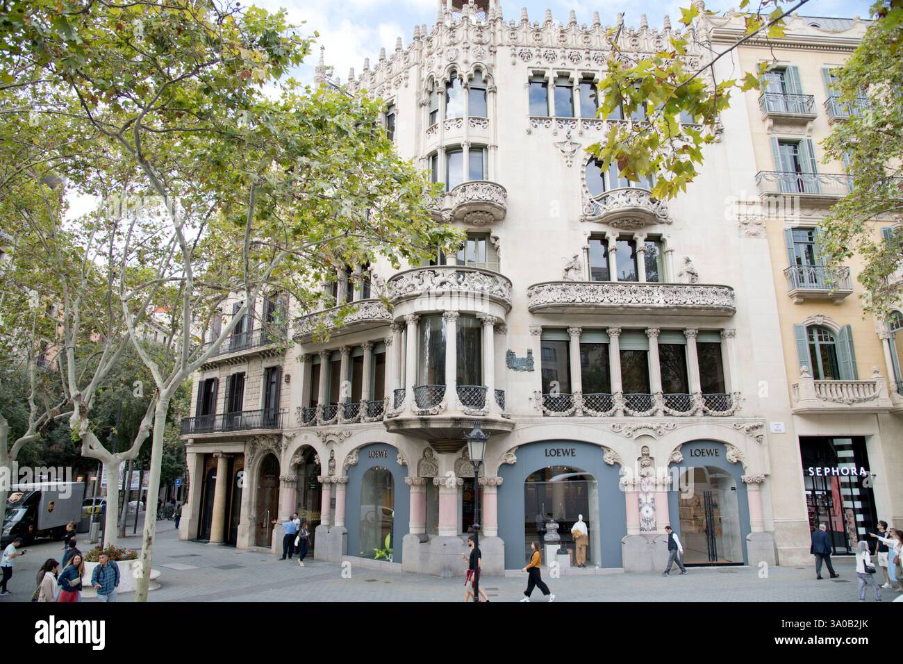 Barcelona,Catalonia,Spain,Architecture,Buildings,Gaudi Buildings,Street ...