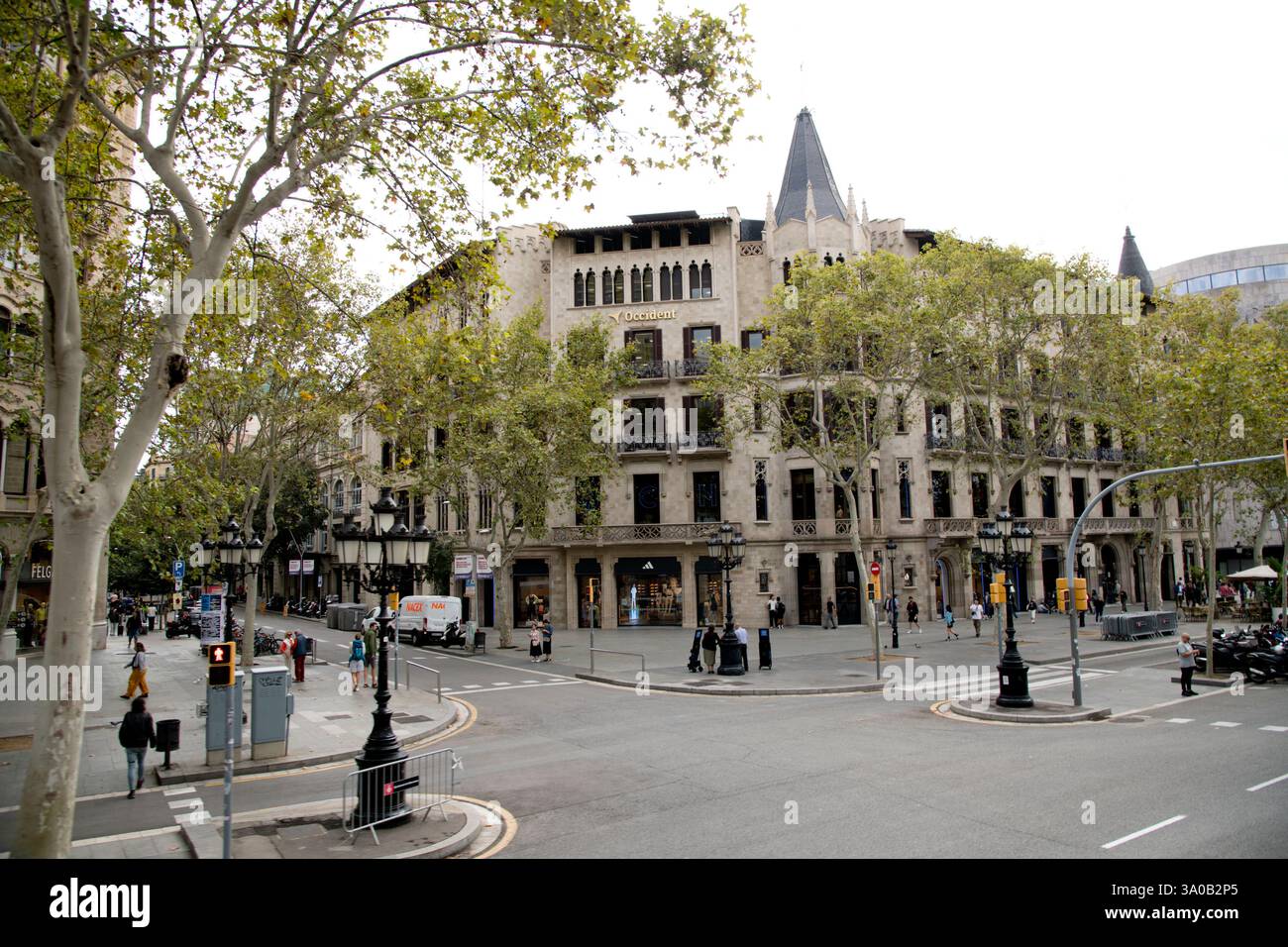 Barcelona,Catalonia,Spain,Architecture,Buildings,Gaudi Buildings,Street ...